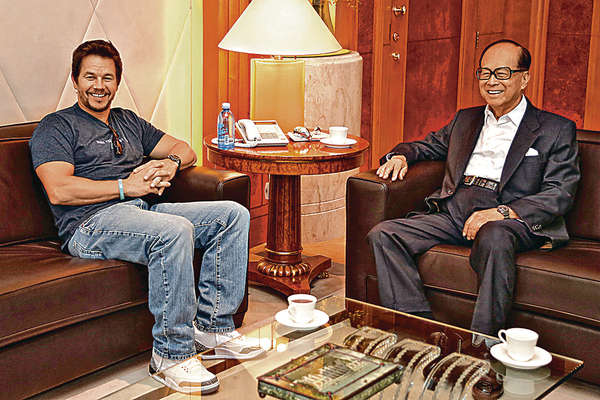 變形金剛與超人high tea